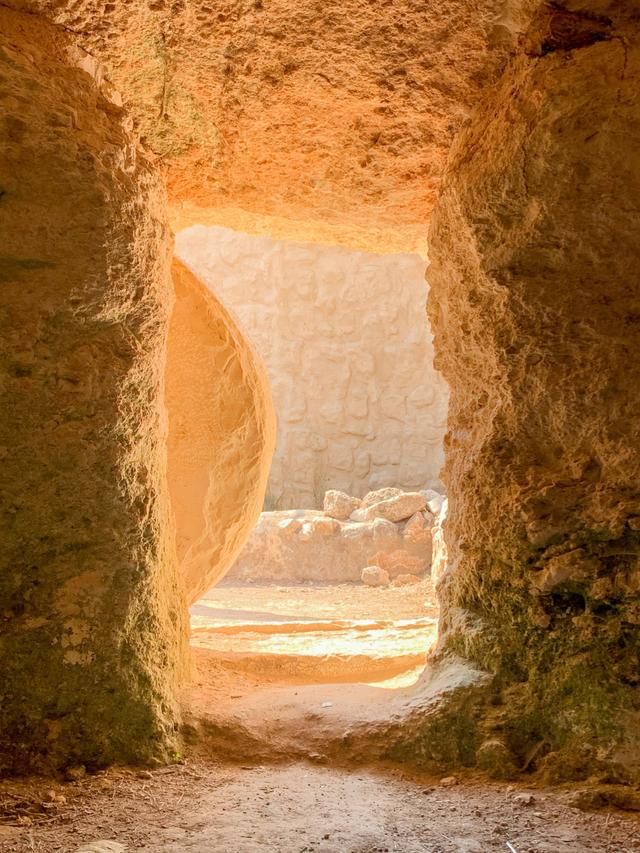 Tough Topic Articles | Did Jesus of Nazareth Rise from the Dead?